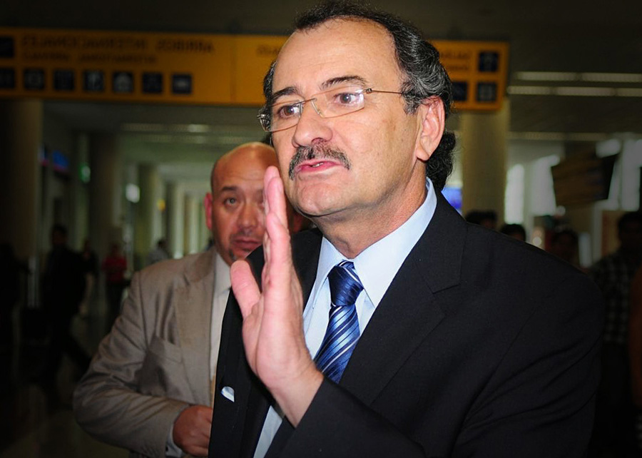 Auge y caída de un contralor "cien sobre cien" - Plan V