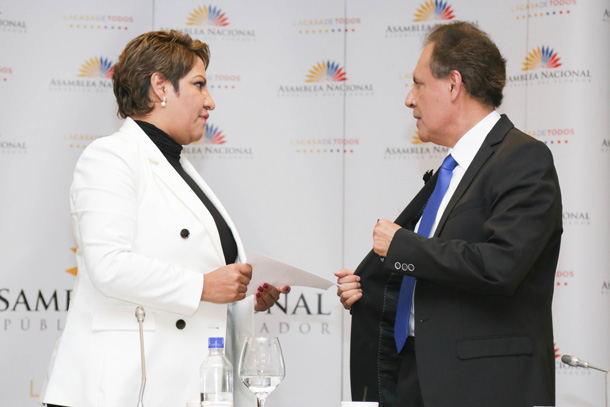 Carlos Ochoa en el Salón de la Justicia - Plan V