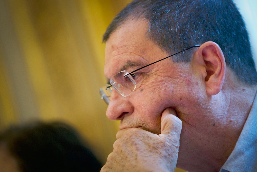 Simón Pachano explica el fenómeno correísta en un nuevo libro: La ...